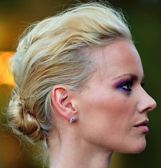 20 Elegant Chignon Buns - Hairstyles Weekly