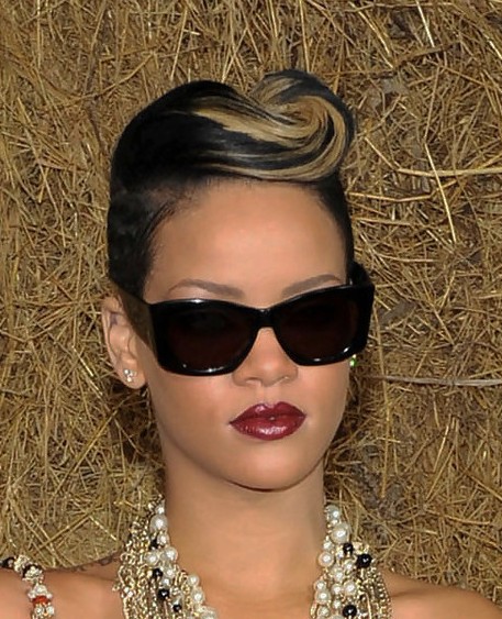 20 Elegant Pompadour Hairstyles for Women - Hairstyles Weekly