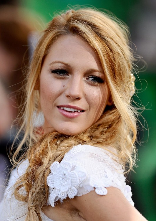 Blake Lively Messy Side Fishtail Braid Hairstyle Hairstyles Weekly