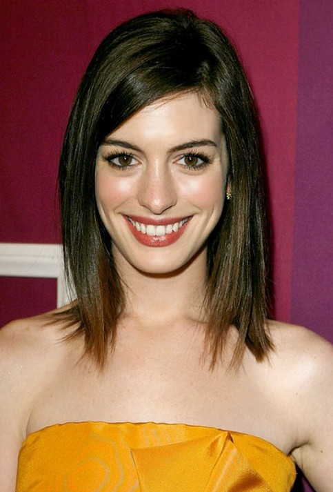 Center Parting Long Straight Blonde Hair Style For Women Hairstyles Weekly