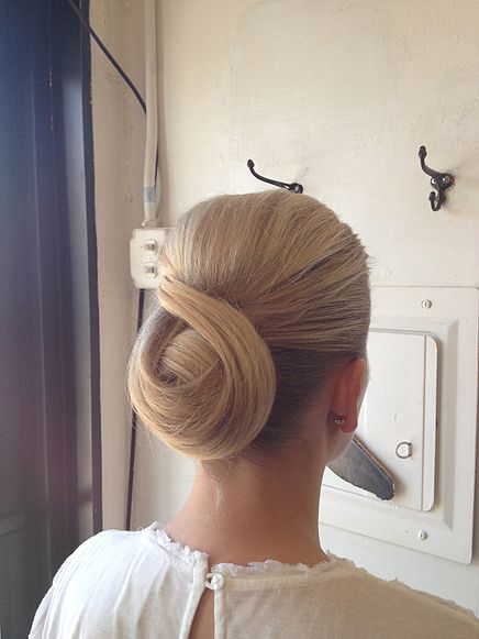 20 Elegant Chignon Buns - Hairstyles Weekly