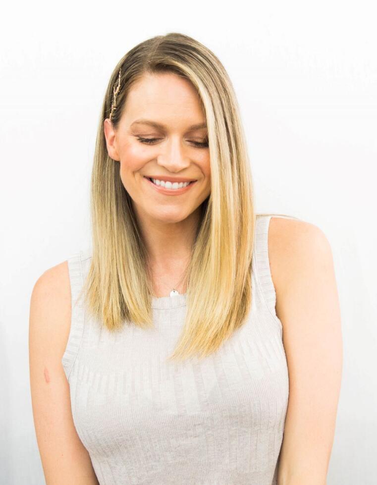 How To Straighten Hair Perfectly: 4 Tips - Hairstyles Weekly