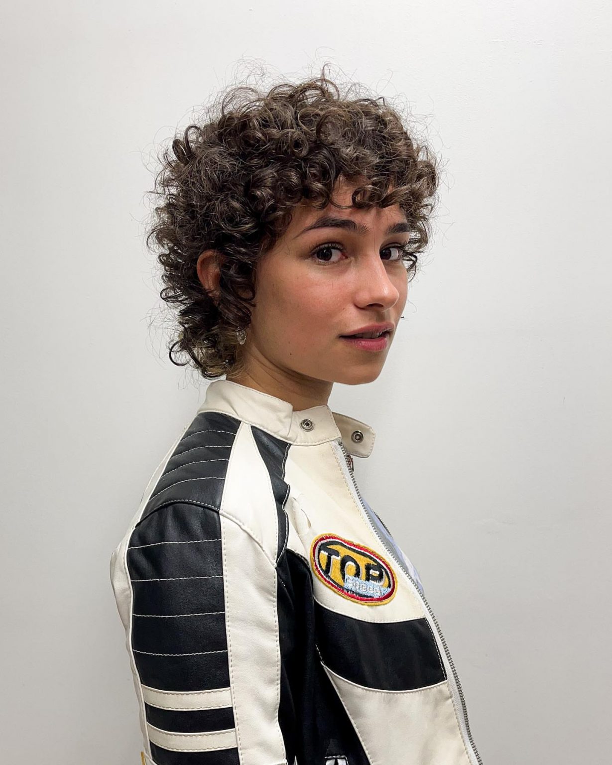 20 Cute Wavy & Curly Pixie Cuts We Love - Hairstyles Weekly