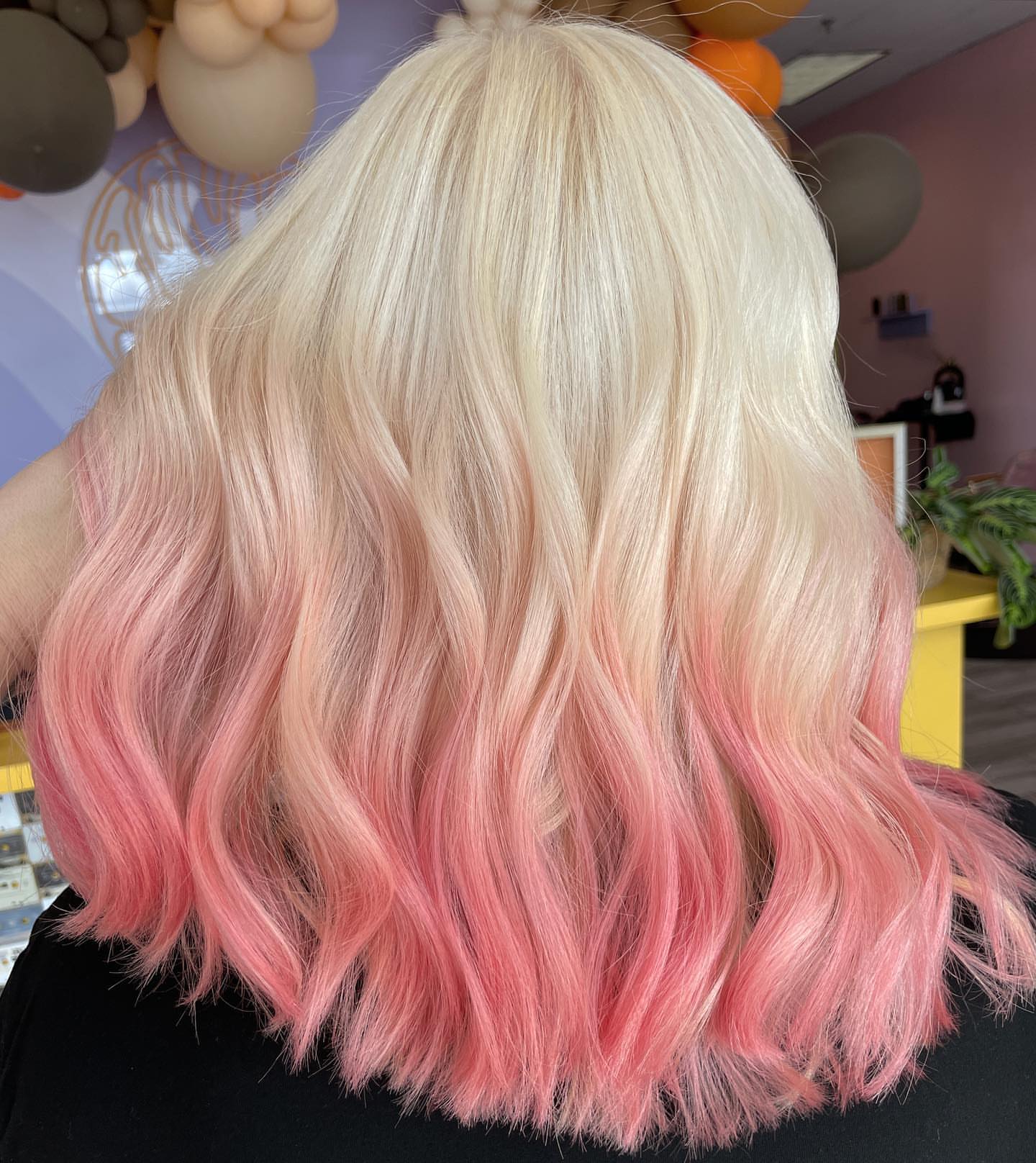 Dip Dyed Hair A Bold And Playful Hair Coloring Trend Hairstyles Weekly