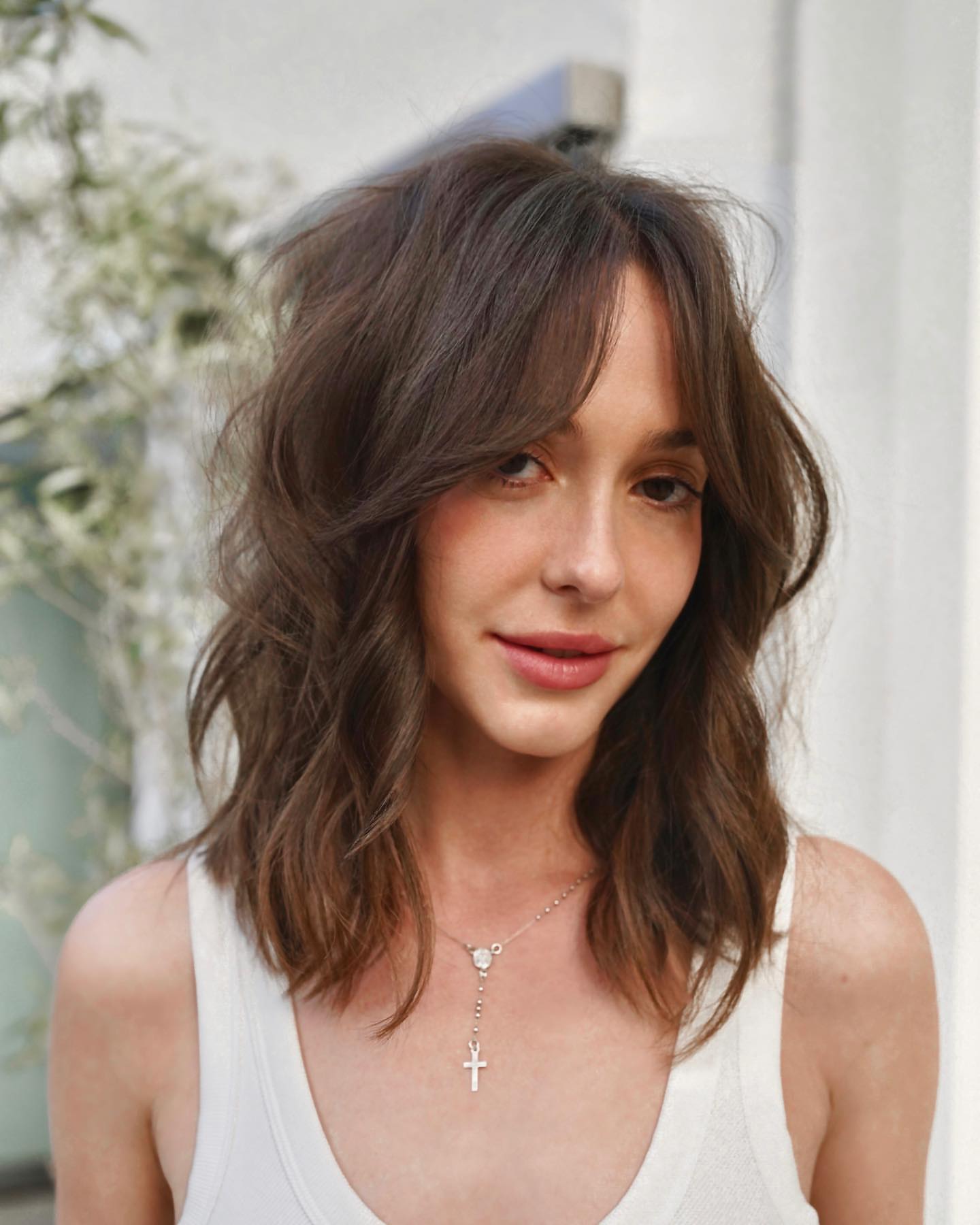 A Beginner's Guide on How to Style Curtain Bangs - Hairstyles Weekly