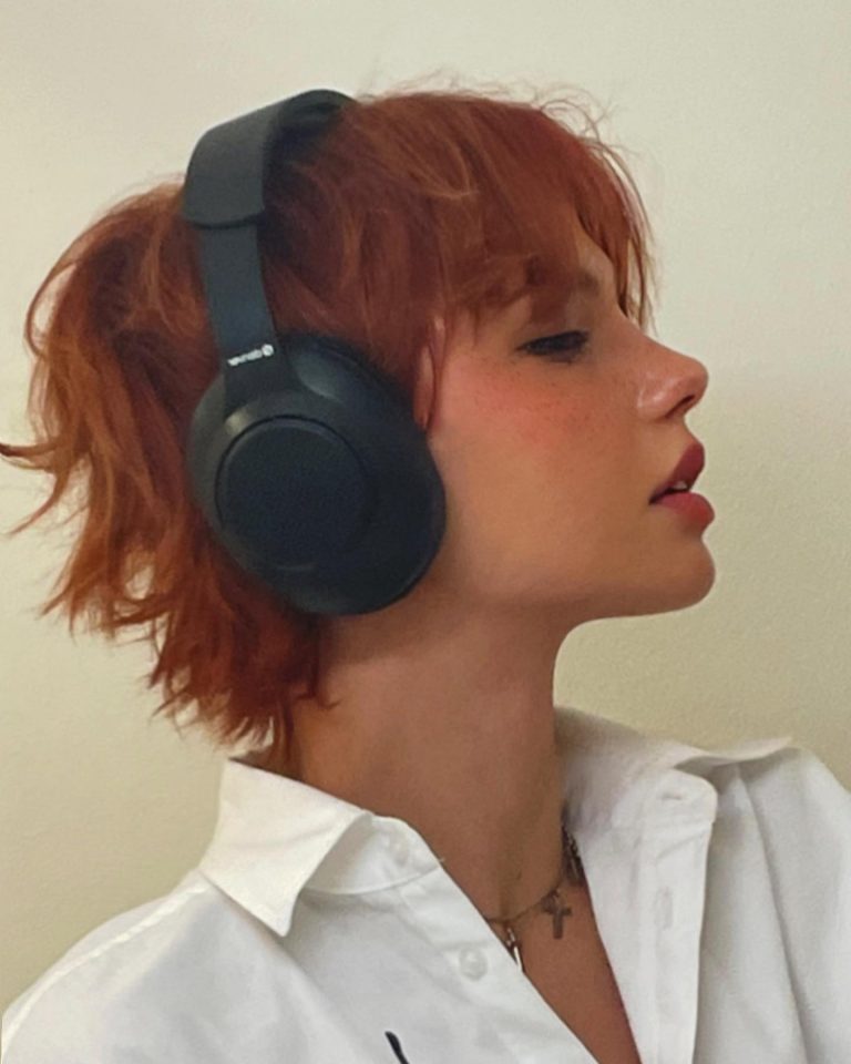 20 Wolf Cut Hair Ideas for Women to Rock in 2024 - Hairstyles Weekly