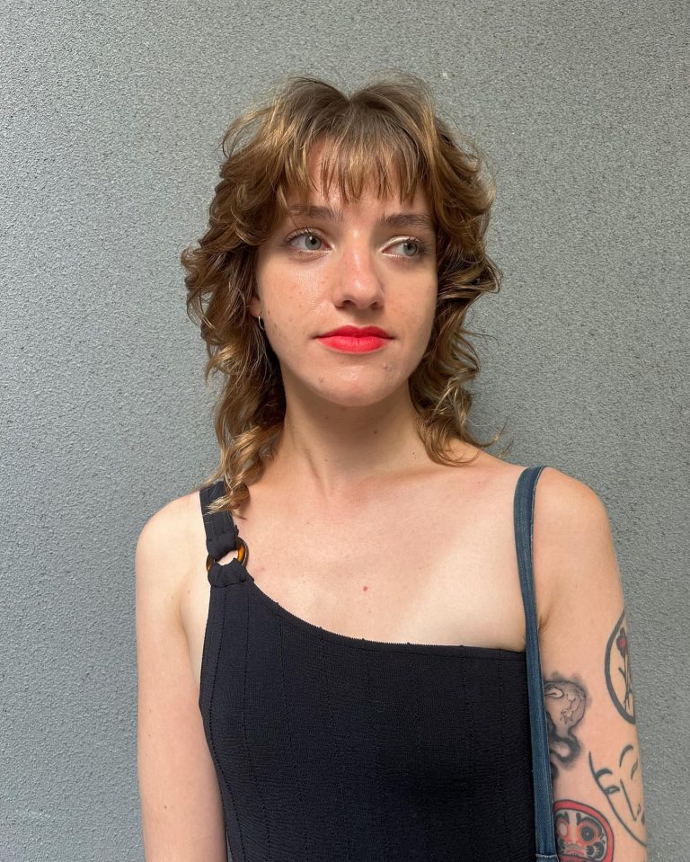 20 Wolf Cut Hair Ideas for Women to Rock in 2024 - Hairstyles Weekly