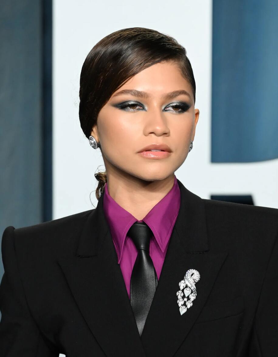 43 Types of Bangs for All Hair Types - Hairstyles Weekly