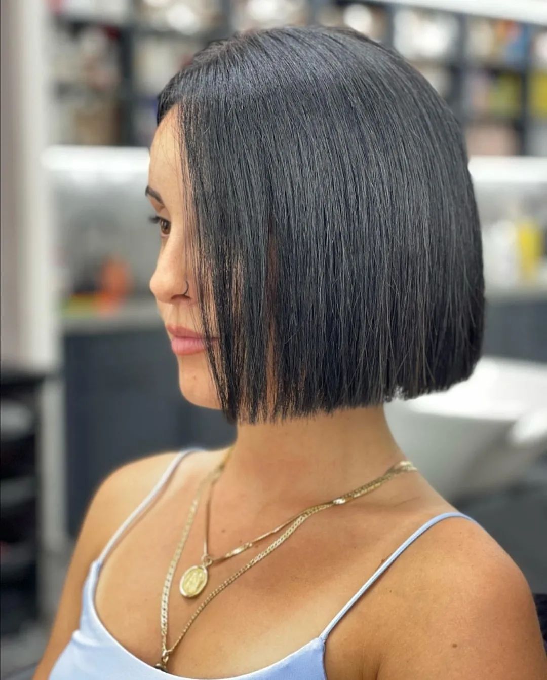 40+ Blunt Cuts & Blunt Bobs That'll Never Go Out of Style - Hairstyles ...