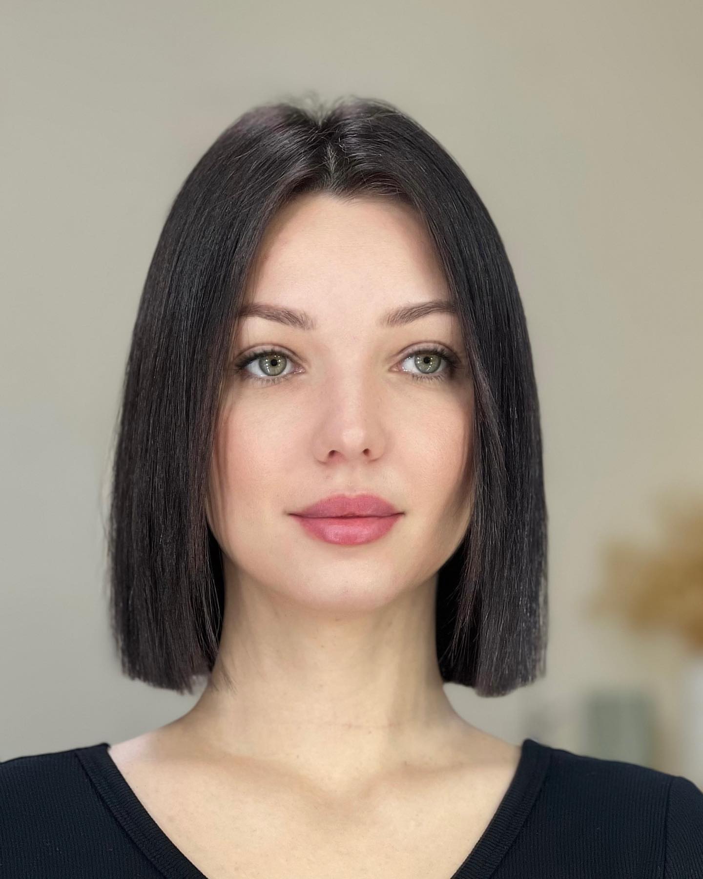40+ Blunt Cuts & Blunt Bobs That'll Never Go Out of Style - Hairstyles ...